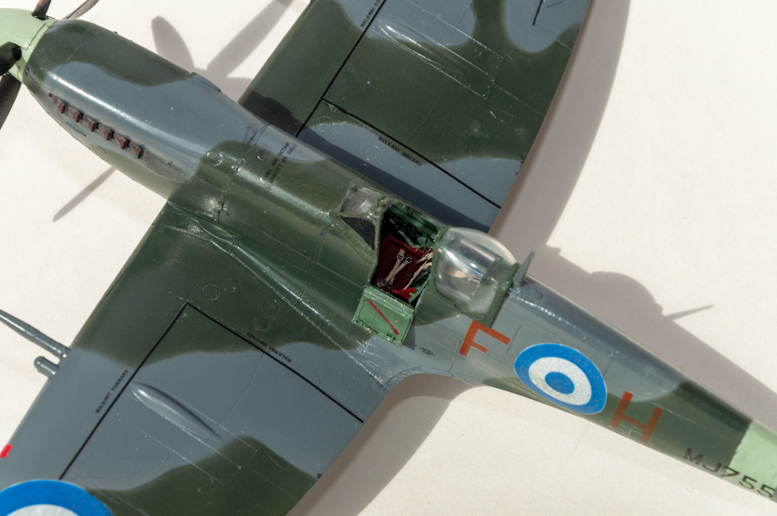 Supermarine Spitfire LF Mk.IX - studio 1:48