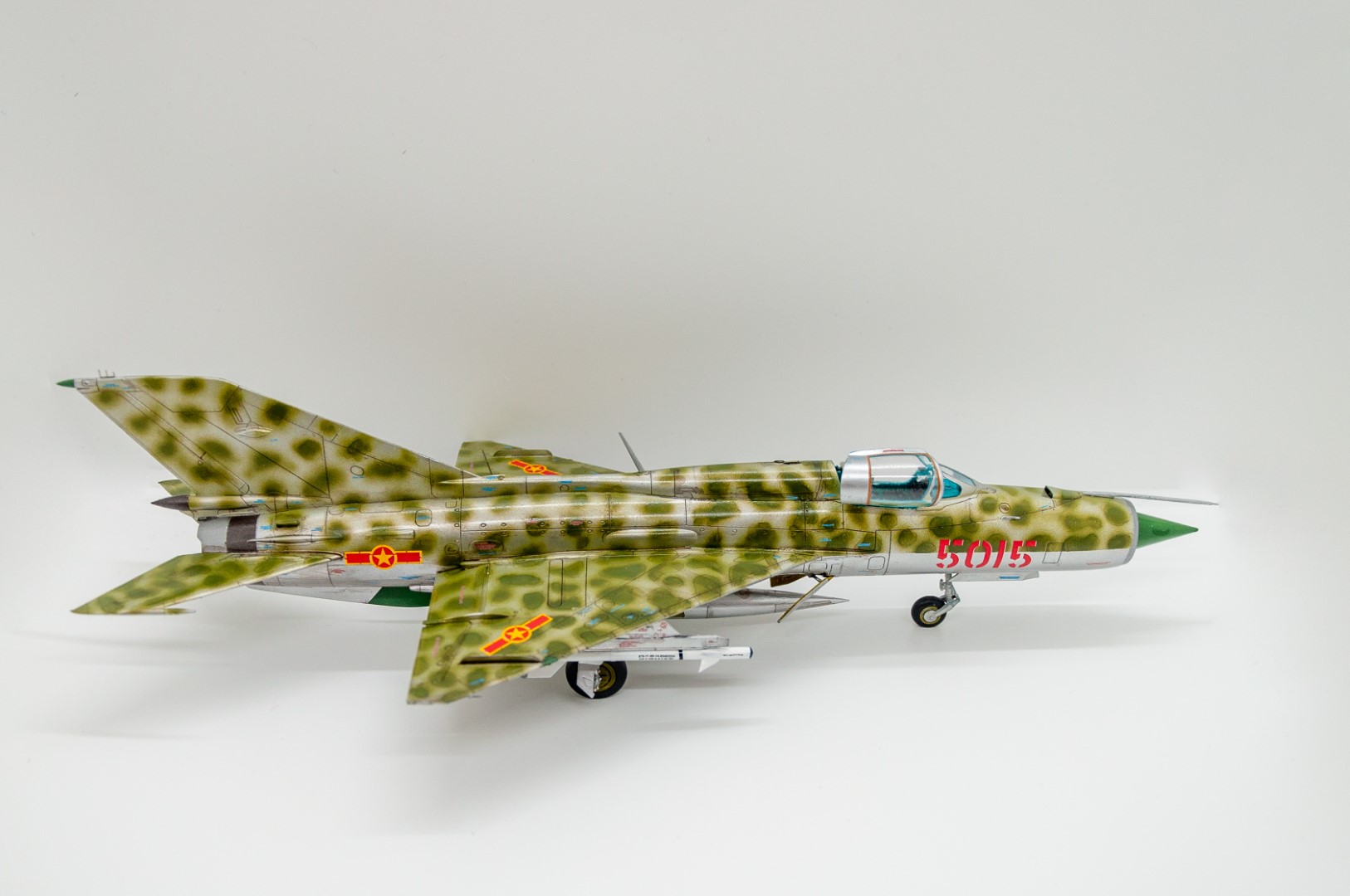 MiG-21PFM - studio 1:48