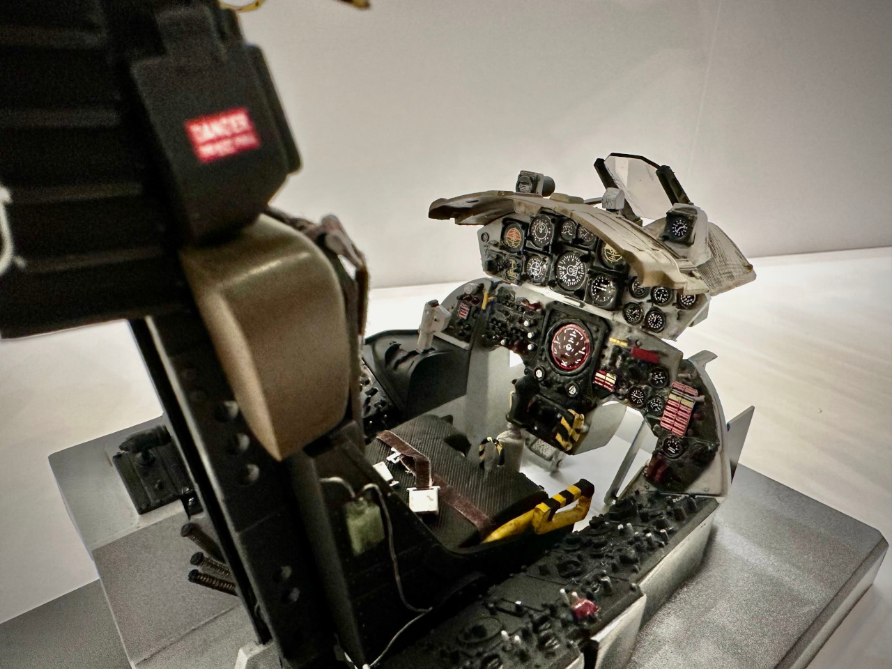 Lockheed F-104G Cockpit - studio 1:48