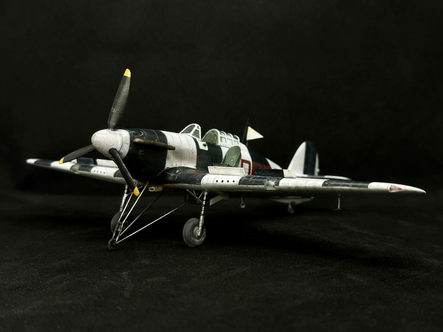 Hawker DODO: the flightless Hurricane - adams models